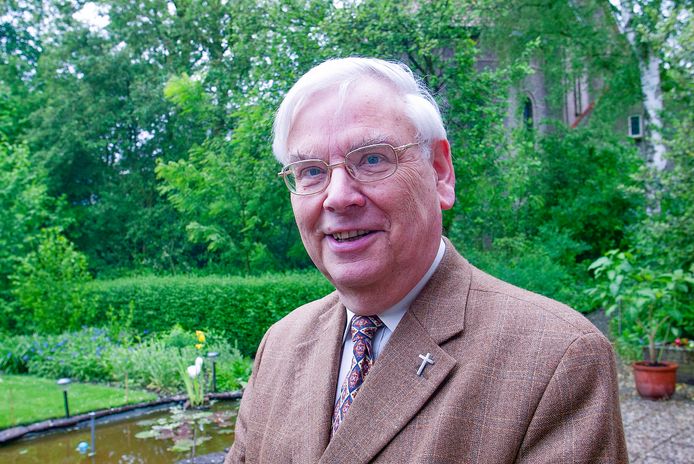 Jan van Vroonhoven (1932-2022): een aimabele pastoor, die wist wat er ...