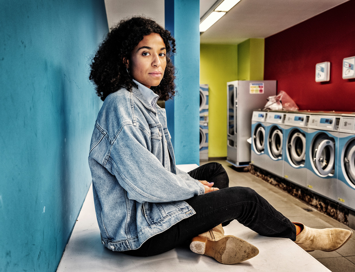 Eva Kamanda reconstrueert het leven van haar Congolese overgrootvader: ‘Hij wilde witter dan de ...