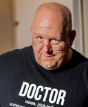 Neuroloog Jan Bonte: Weg met de witte doktersjas | Foto | destentor.nl