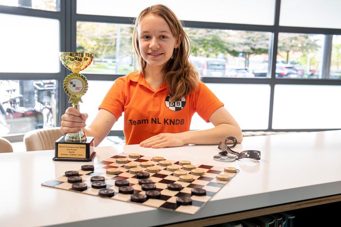 Sasha Chumachenko pakt zilver op WK dammen: ‘Ik wil minimaal één keer ...