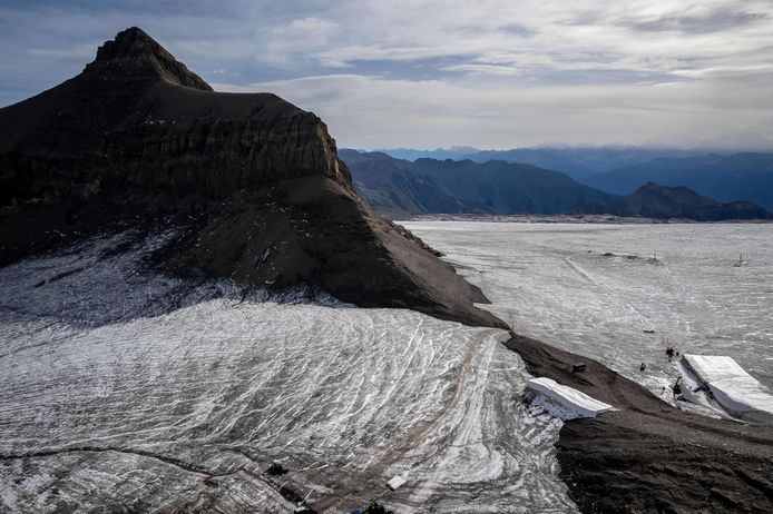 Un col suisse enseveli depuis au moins 2.000 ans révélé par la fonte ...