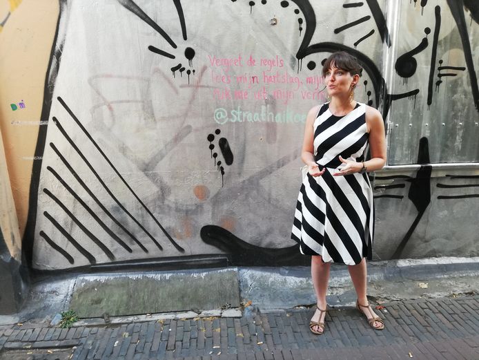 Straatpoëzie in Utrecht: waarom een rioolputdeksel een mooie plek voor ...