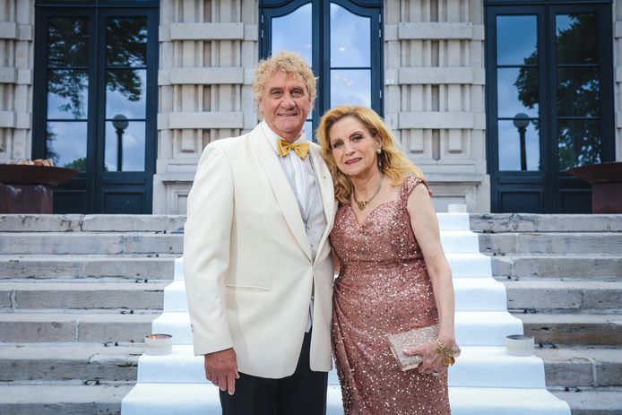 Uniek familieportret: Jean-Marie en Carmen Pfaff vieren 50 jaar ...