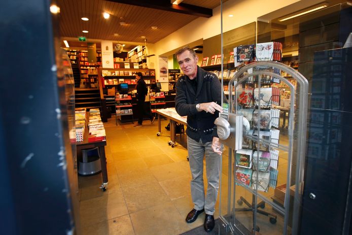 Boekhandel Adr. Heinen in Den Bosch weer open (video) | 's ...