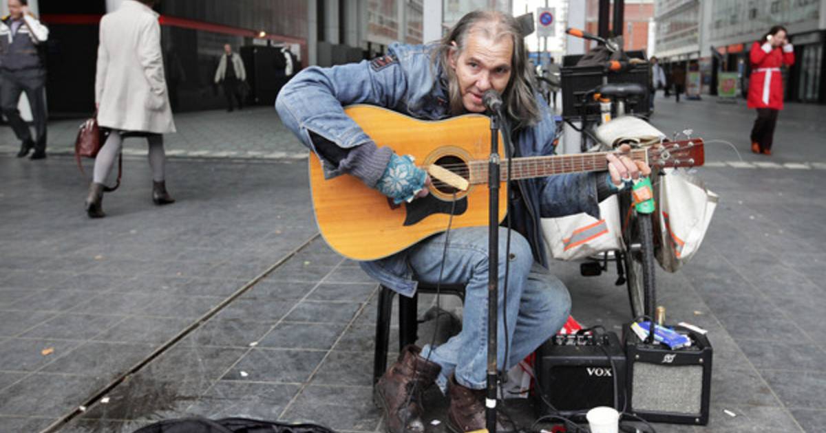 Straatmuzikant Chuck Deely (1954-2017) opnieuw geëerd met festival in ...
