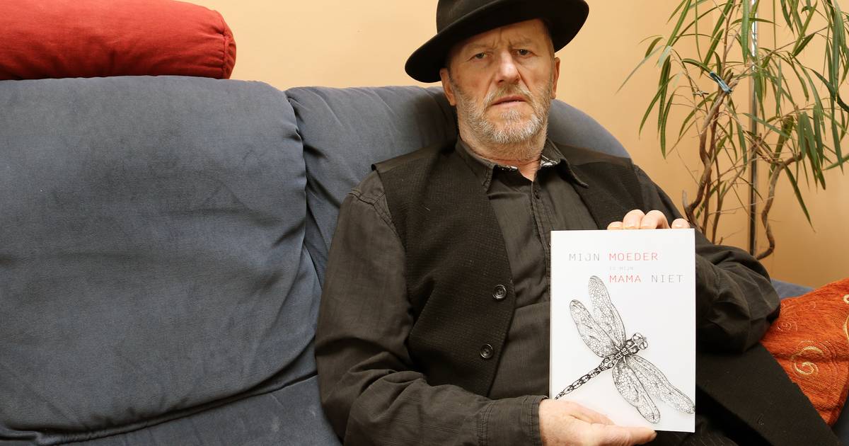 Blinde Julius (70) schrijft debuutroman: “Op mijn 17de wist ik al dat ...