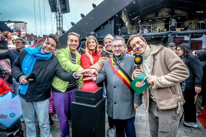 IN BEELD. Niels en co. klaar om te ‘vlammen’: “Vanaf nu zijn jullie een ...
