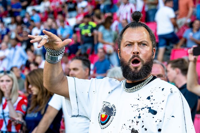 Eindhovense dj La Fuente gunt iedereen een kijkje achter de schermen ...