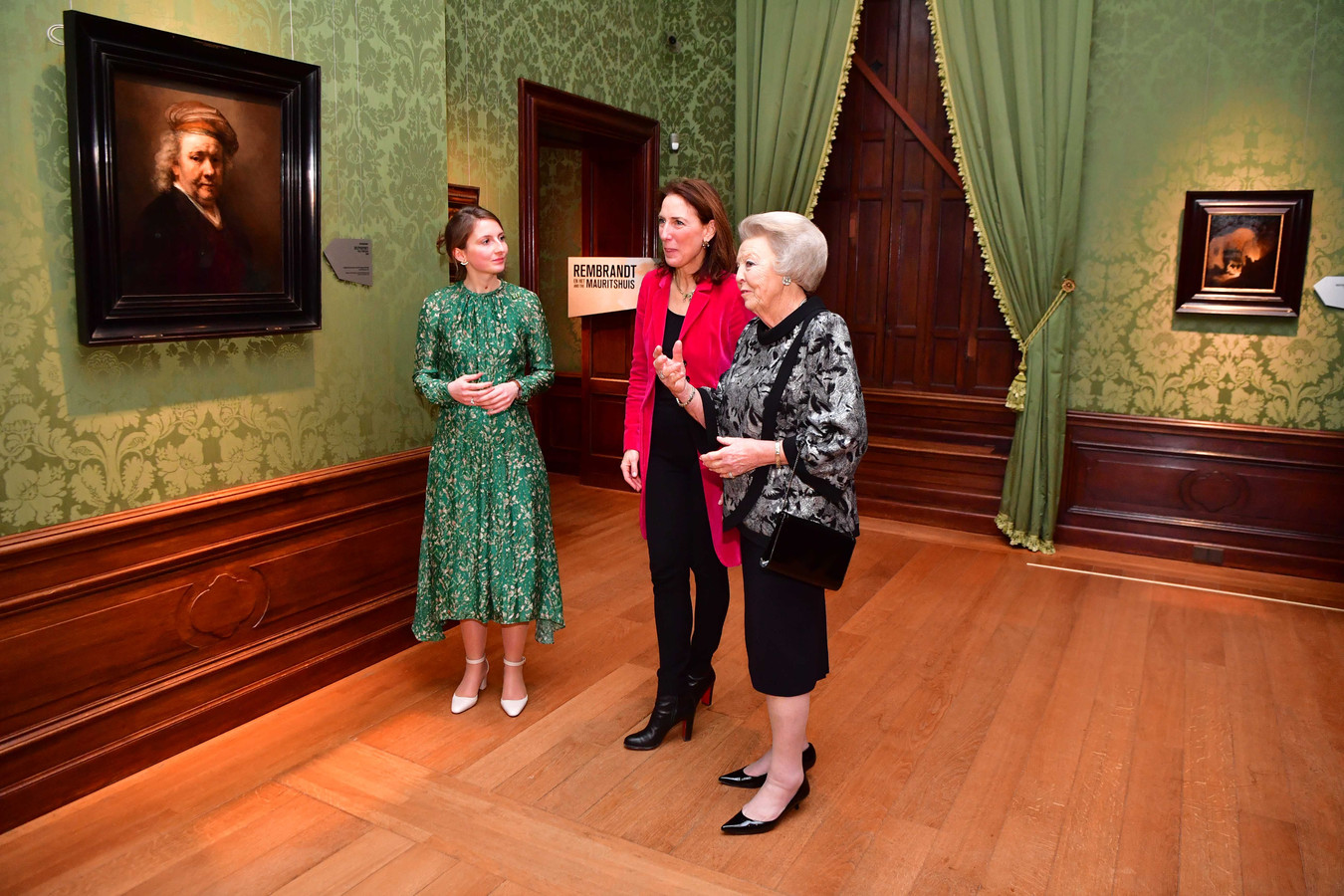 Aftrap Rembrandtjaar: Beatrix opent expositie in Mauritshuis | Foto | AD.nl