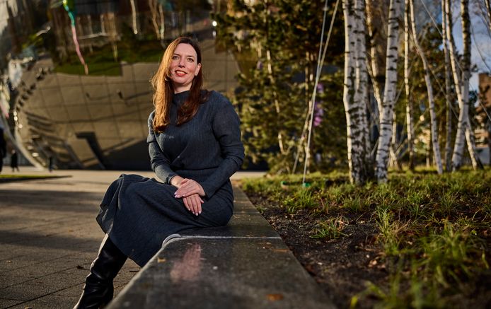 Dit is hoe Kim (39) de ene na de andere internationale journalist naar ...