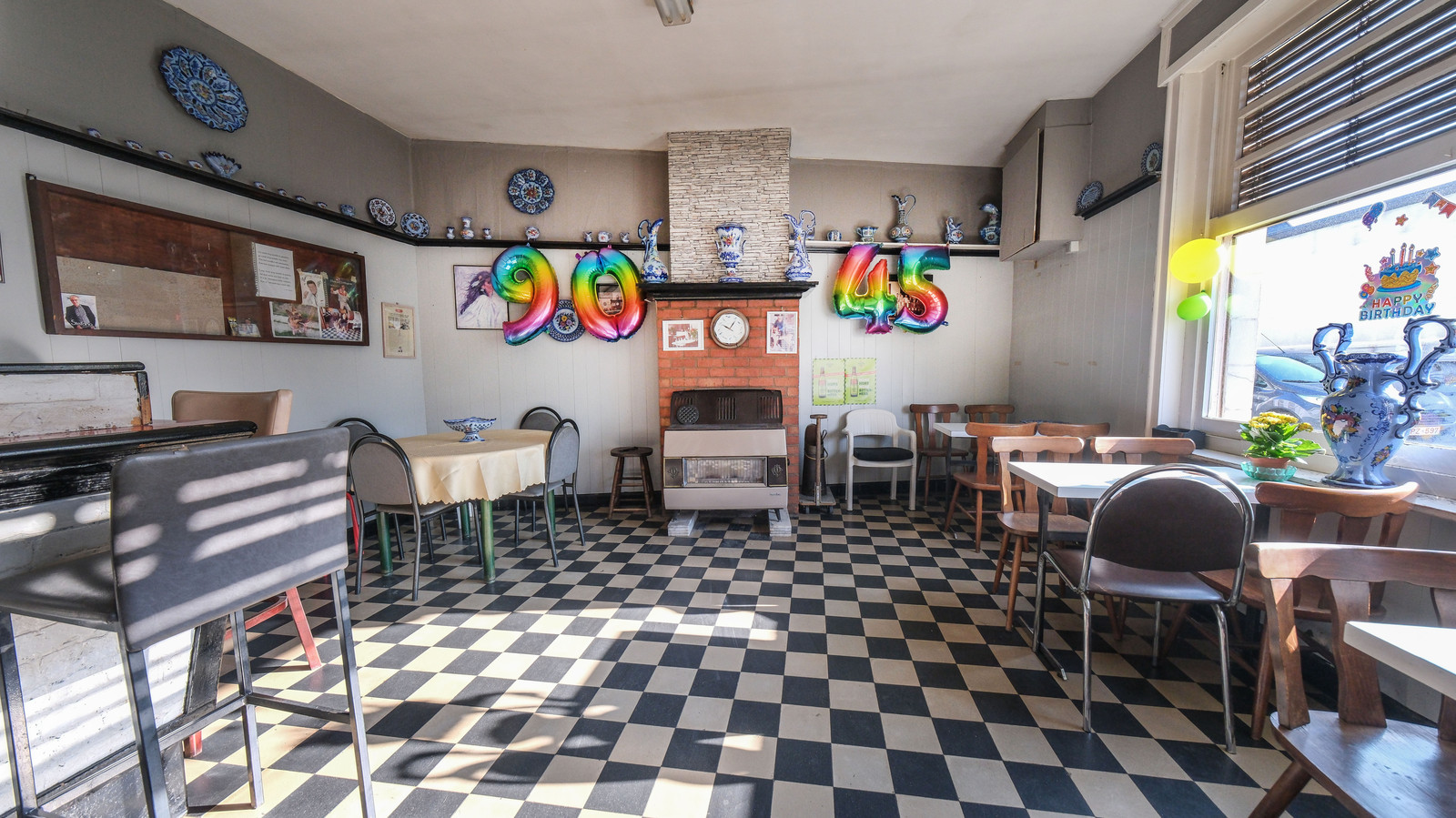 Albertine (90) staat al 45 jaar achter de toog van ‘t Saske: “De ...