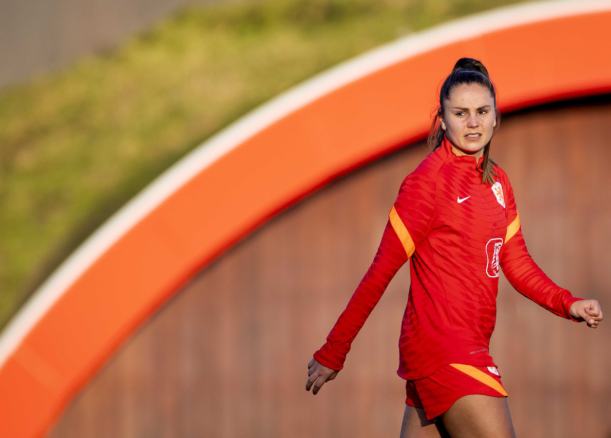 Lieke Martens na jaren van heimwee gelukkig bij PSG én in de liefde ...