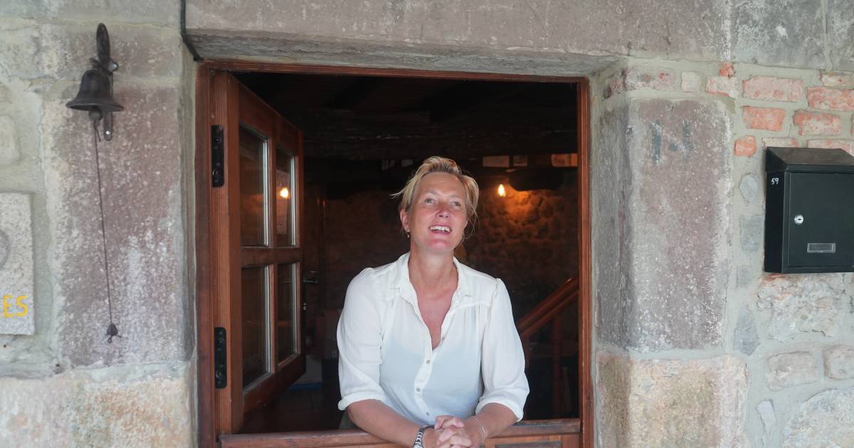 ‘Te koop, herberg Spanje’, googelde Anna nadat geliefde stierf en ze ...