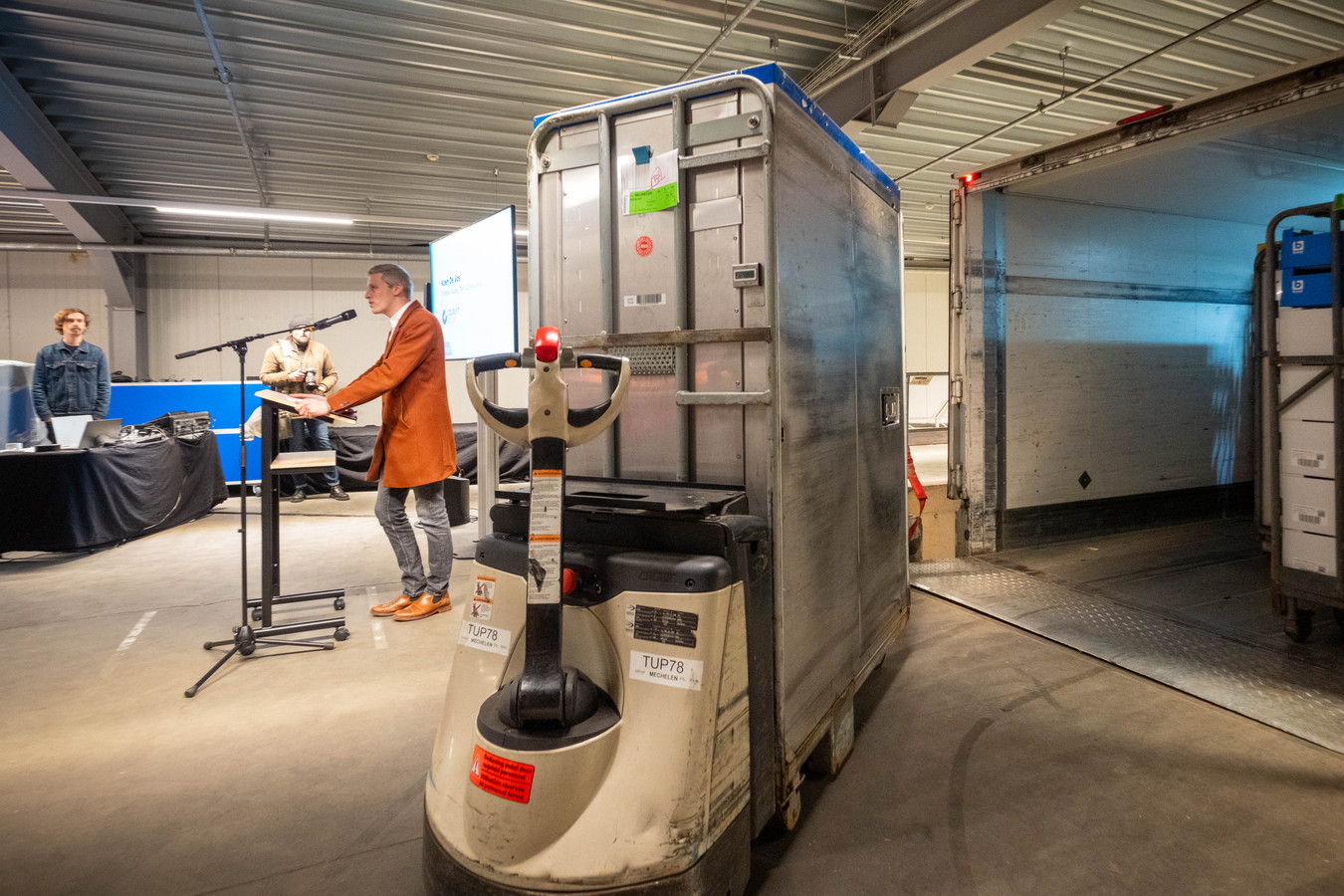 Colruyt ondertekent convenant voor duurzame stadslogistiek: “Tegen 2030 ...