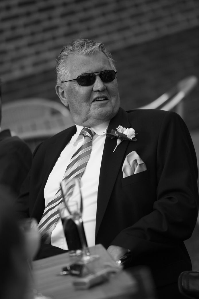 Handelaar Frans (80) deed het op zijn manier: ‘Ik ga niet mailen en ik ...