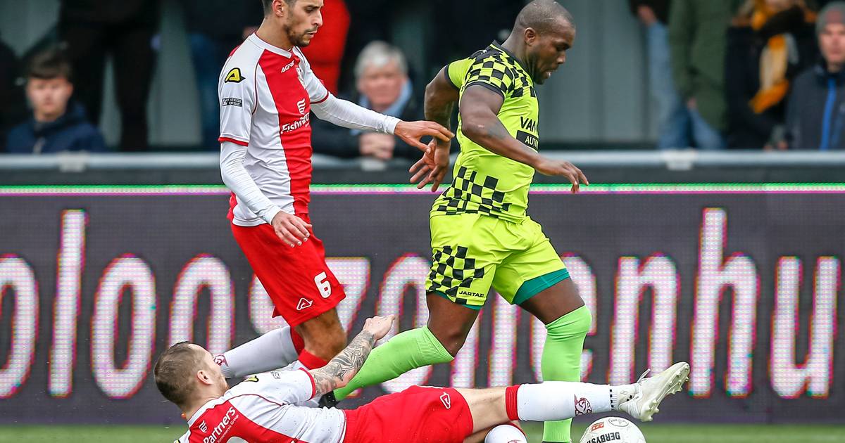 Royston Drenthe gaat bij Kozakken Boys mogelijk een rol spelen in de ...