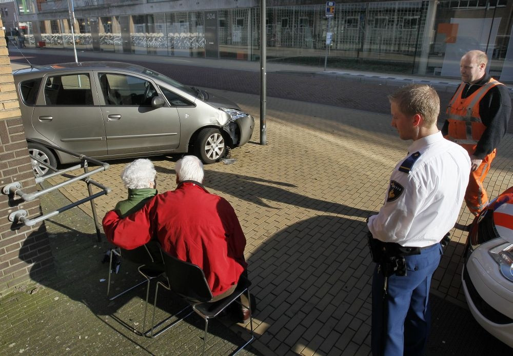 Te strak inparkeren | Foto | AD.nl