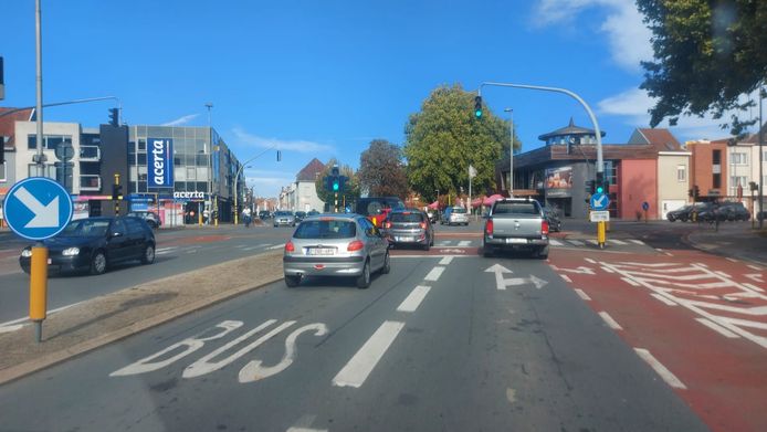 De Lijn beboet automobilisten voor foutief gebruik busstroken op ...