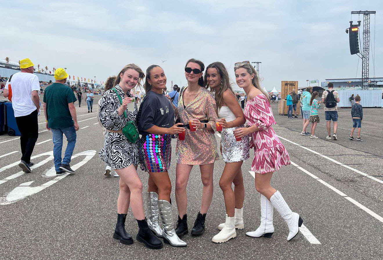 Dit zijn de leukste outfits van CAS 2023 | Foto | pzc.nl