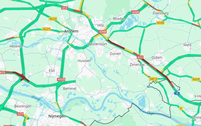 Kilometerslange file A12 en uur vertraging vanwege Duitse feestdag ...