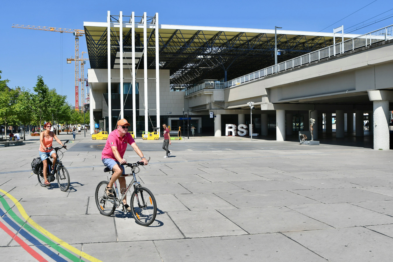 “Meer uitnodigend en levendiger dan nu”: Stationsplein wordt groener ...