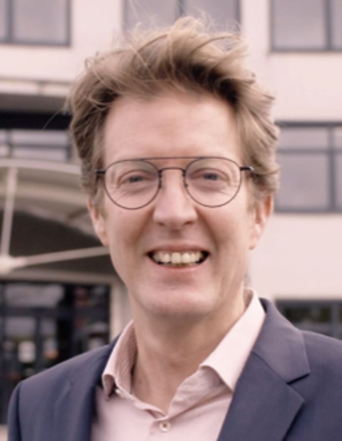 Rob van Velthoven nieuwe rector Lorentz Casimir Lyceum | Eindhoven | ed.nl