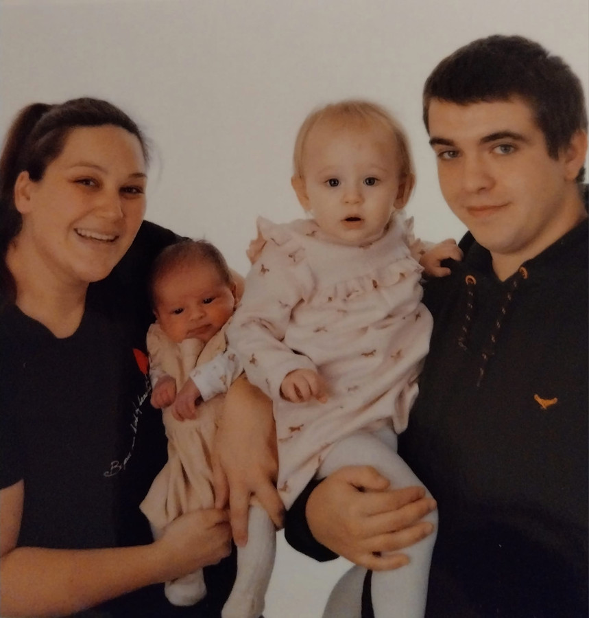 Zijn collega stierf 1 meter van hem op vissersboot, hij ligt ...