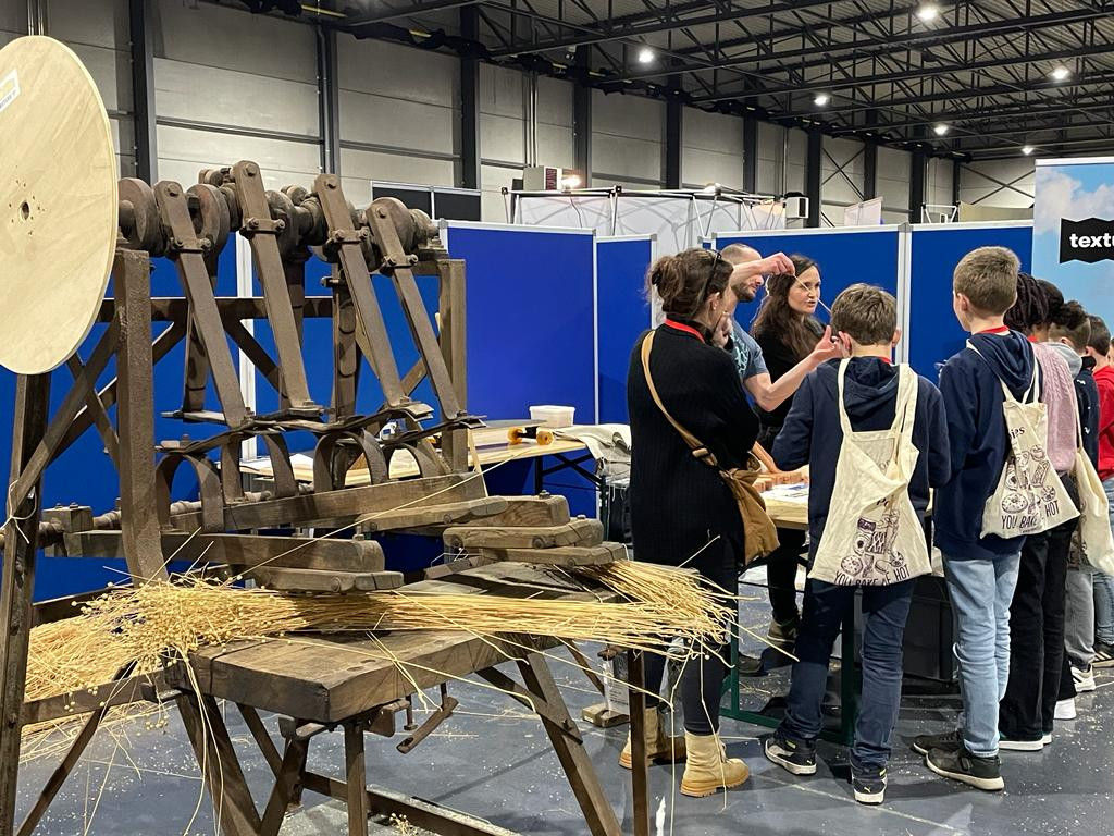 900 leerlingen proeven van techniek op Technoboost | Foto | hln.be