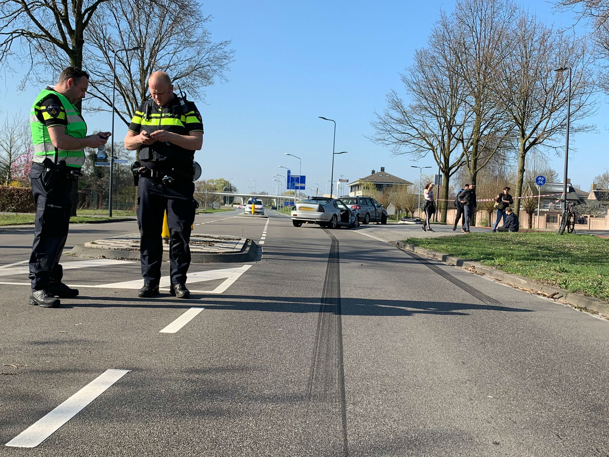 Ongeluk met meerdere gewonden op Empelseweg Rosmalen | Foto ...