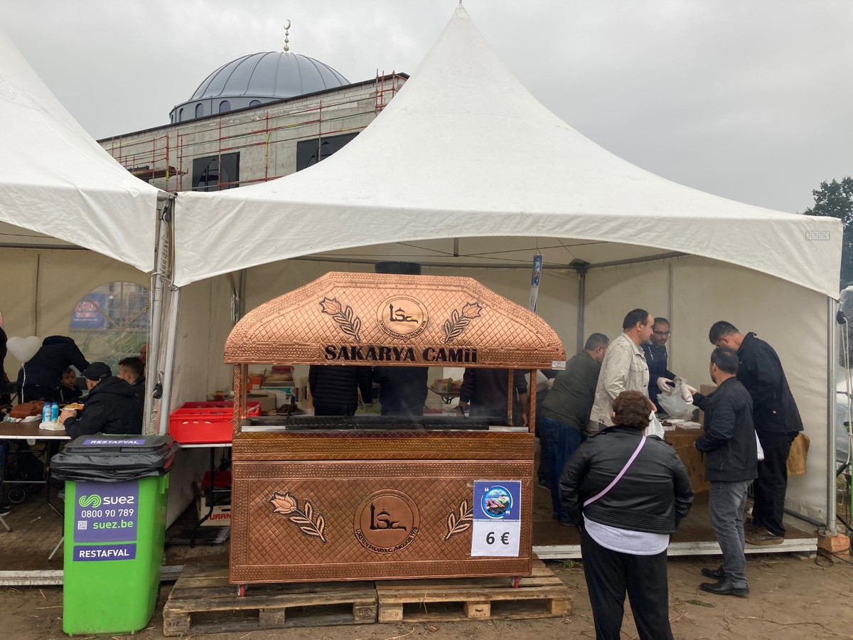 Turkse gemeenschap viert multicultureel feest op terrein nieuwe moskee ...