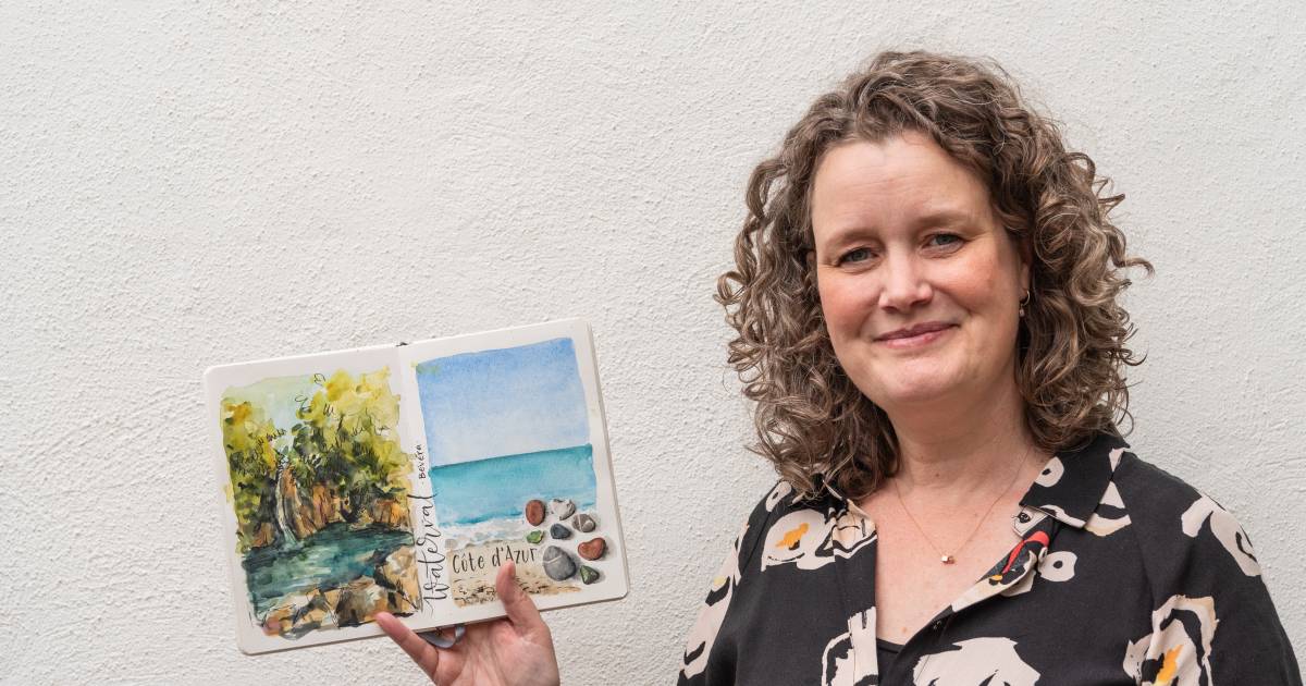 Waar Nanja ook gaat, ze heeft altijd boekje en een aquarelsetje bij ...