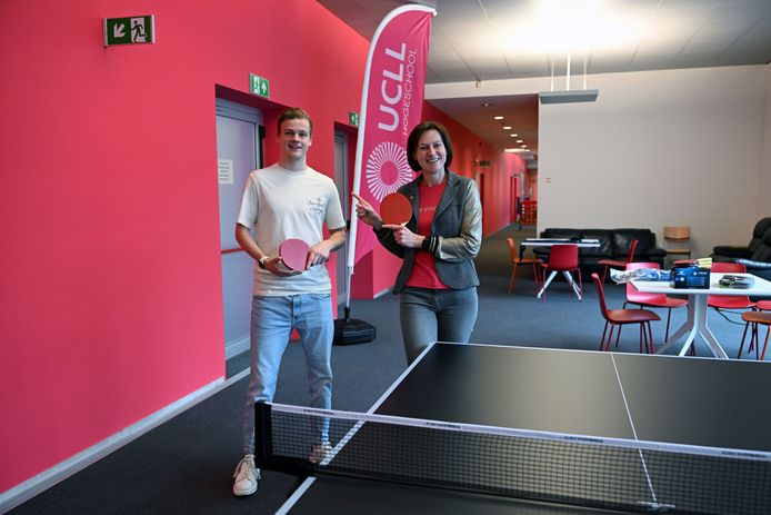 IN BEELD. Pingpongtafel UCLL ingespeeld door tweevoudig wereldkampioen ...