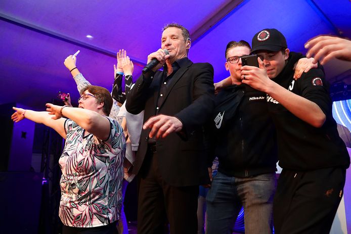 Schoonrewoerd is jarig en verslaggever Gijs feestte mee: ‘Het dorp laat ...