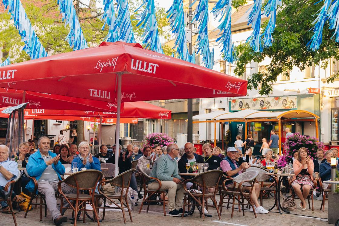 Twee cafés op Sint-Nicolaasplein heropenen nog deze maand de deuren ...