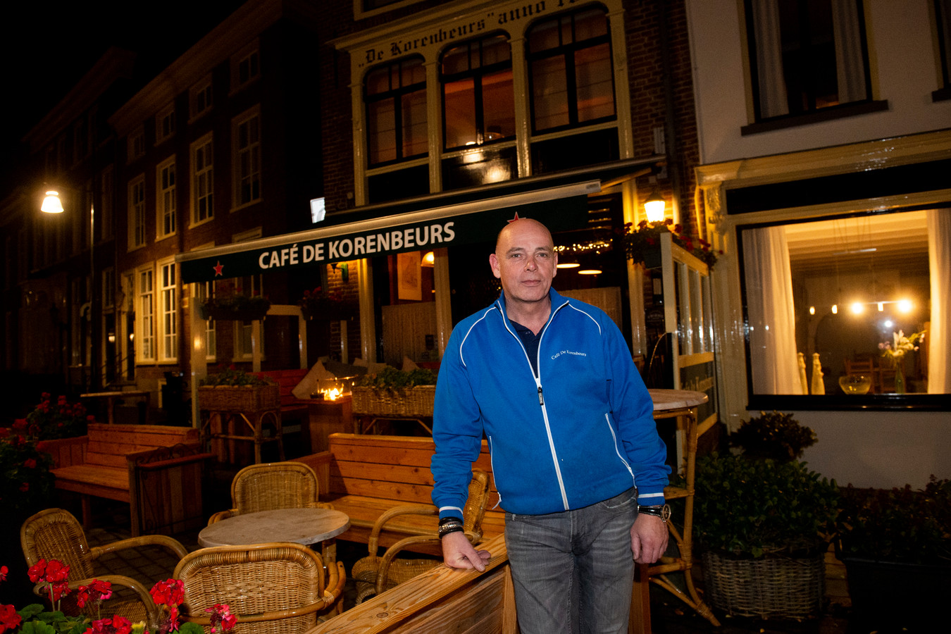 Zutphense horeca sluit gedwee de deuren, maar wel met een half uurtje ...