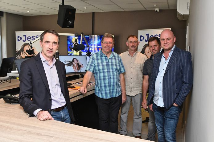 Gloednieuwe radiostudio op nieuwe locatie voor Jess FM: “We zijn hier veel zichtbaarder” | Menen ...