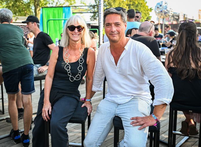 IN BEELD. Politiek onderonsje met De Croo en De Gucht, en muzikale ...