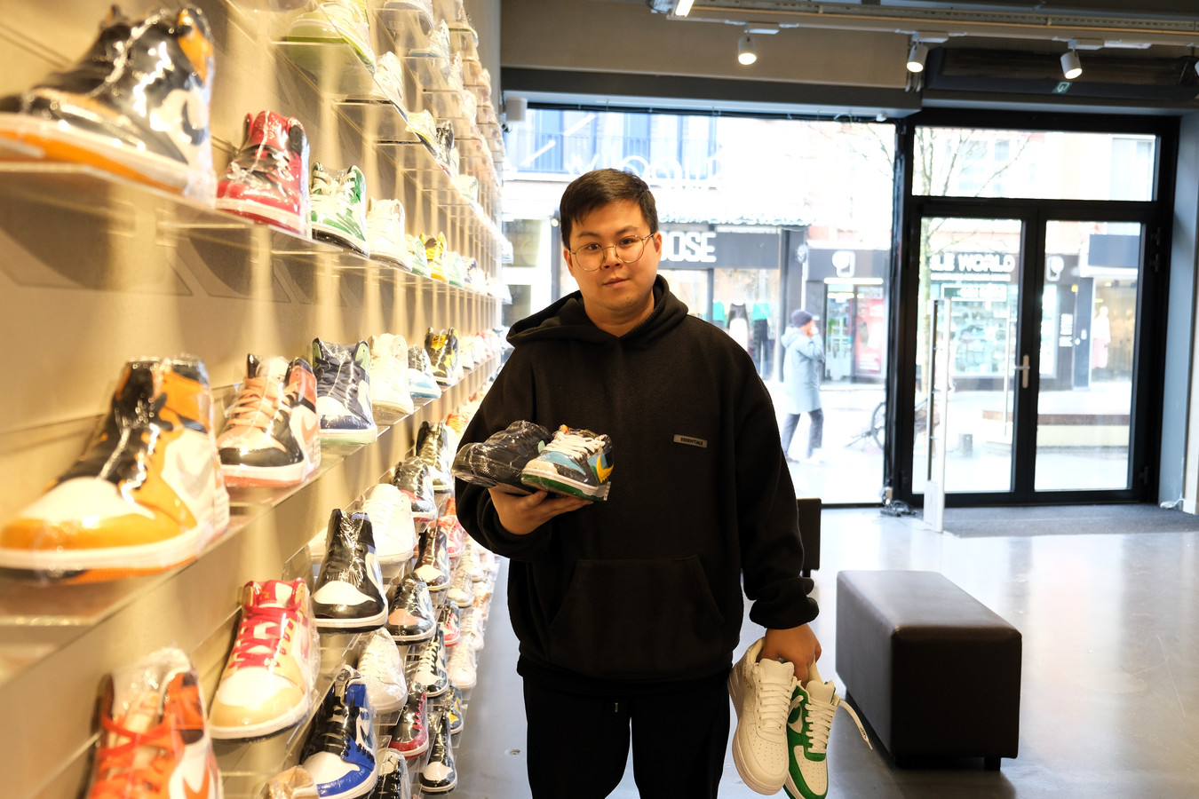 NET OPEN. Exclusieve sneakershop Dux Supply opent tweede vestiging ...