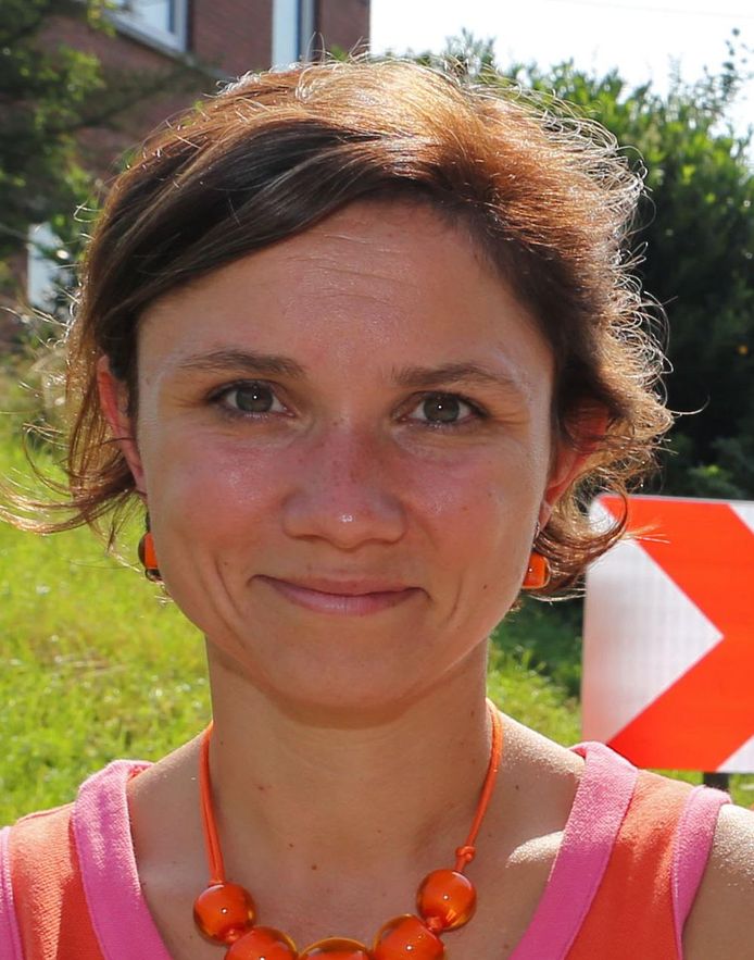 Irina De Knop wil de sjerp houden | Lennik | hln.be