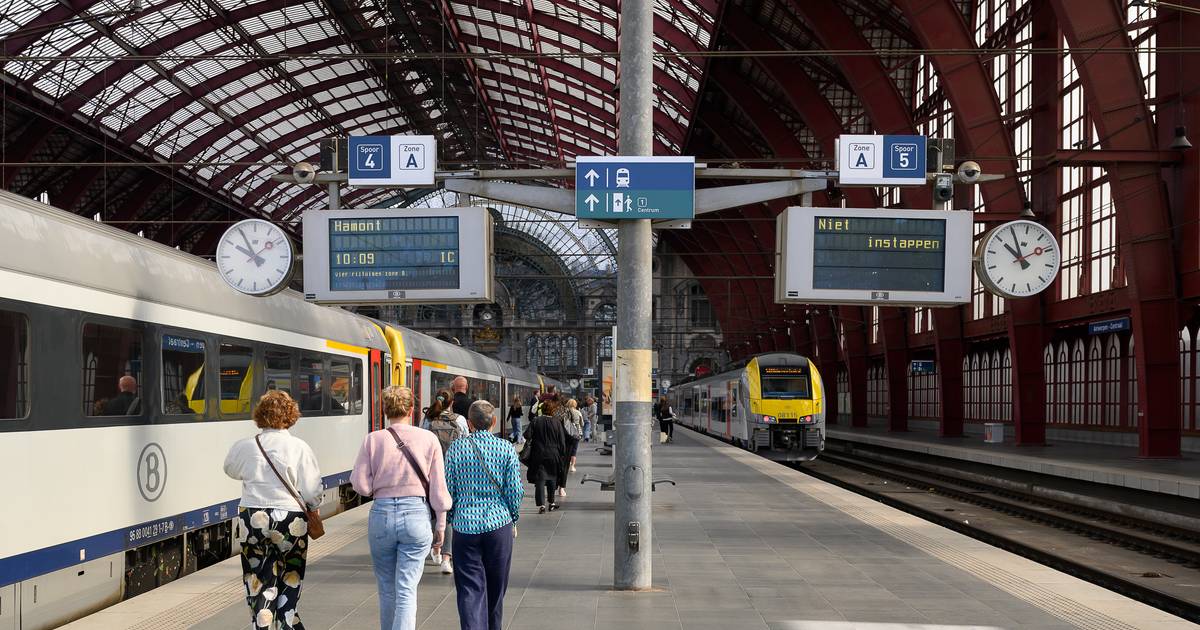 Spoorbonden: "Nieuw systeem brengt passagiers en personeel in gevaar” | Binnenland | hln.be