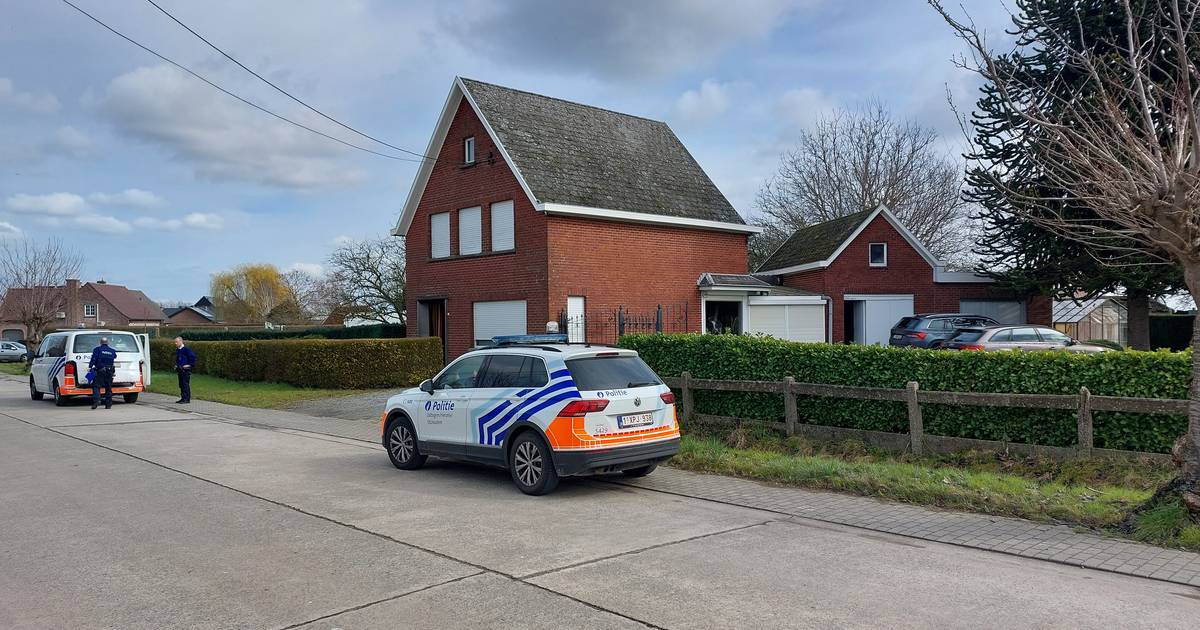92-jarige vrouw betrapt inbrekers: daders slaan op de vlucht | Sint-Lievens-Houtem | hln.be