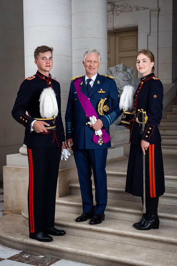 Paleis deelt nieuwe foto van jarige prins Gabriël (20): hij blijft in ...