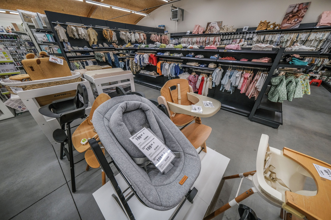 Ooit vlasboeren, nu neemt 'familie Supra Bazar' 27 Dreambaby’s over ...