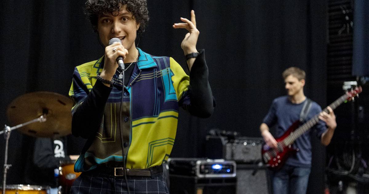 Rapper Babs vat corona samen in nieuwe single ‘Pandemiemoe’ | Enschede ...