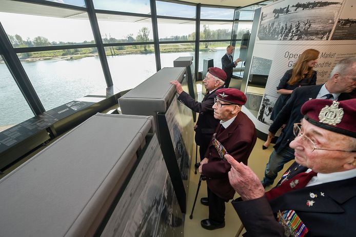 'Airborne at the Bridge' geeft panoramazicht op Slag om Arnhem | Arnhem ...