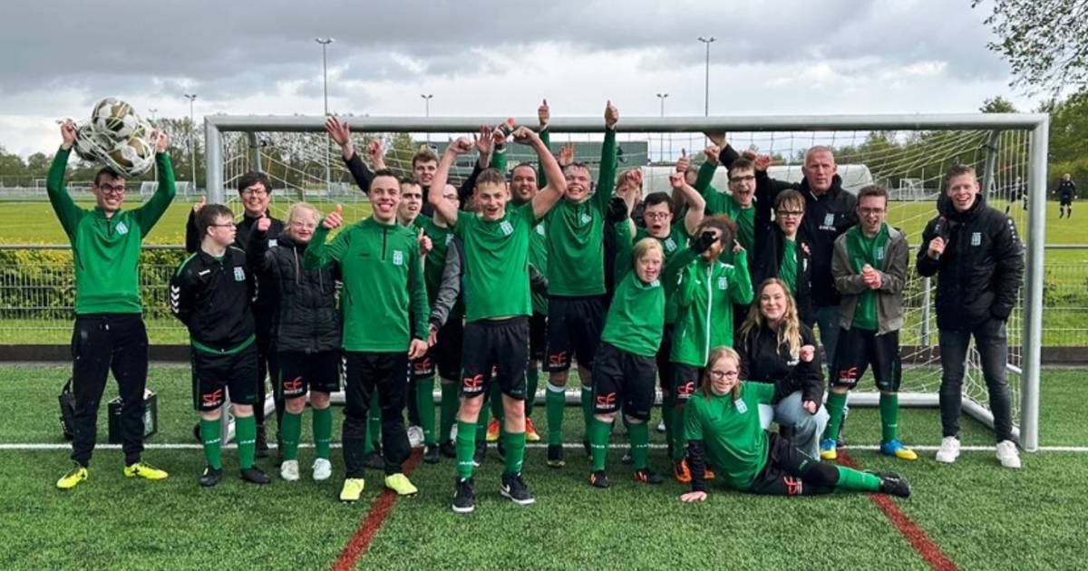 Eerste voetbaltoernooi voor mensen met een beperking bij SV Gramsbergen ...