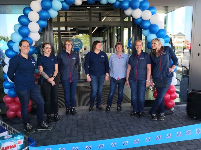 NET OPEN. Vernieuwde Aldi is terug open: “Veel meer beleving, licht en ruimte” | Diksmuide | hln.be
