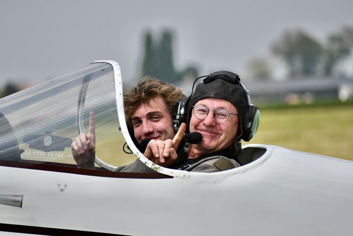 Leerlingen VMS krijgen wetenschapsles in de lucht | Roeselare | hln.be