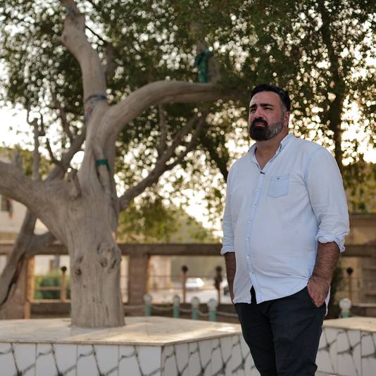 Sinan Can vertelt over reis door Midden-Oosten tijdens wandeling door ...