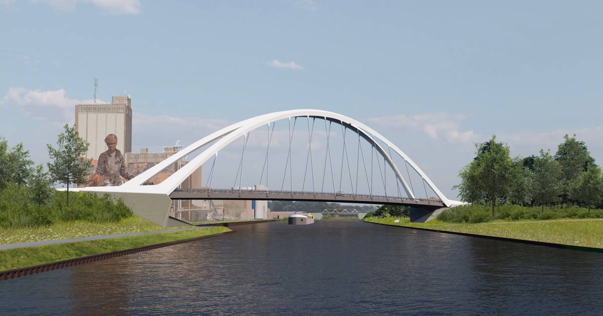 Een brug in aanbouw: nieuwe kanaalbrug Lochem wordt in elkaar gezet ...